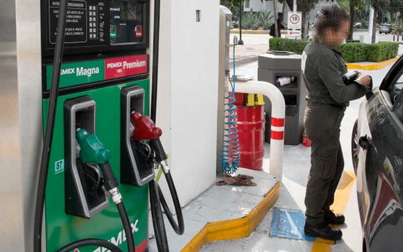 Profeco denuncia a casi 300 gasolineras por rastrillos en bombas; buscar retirar permisos