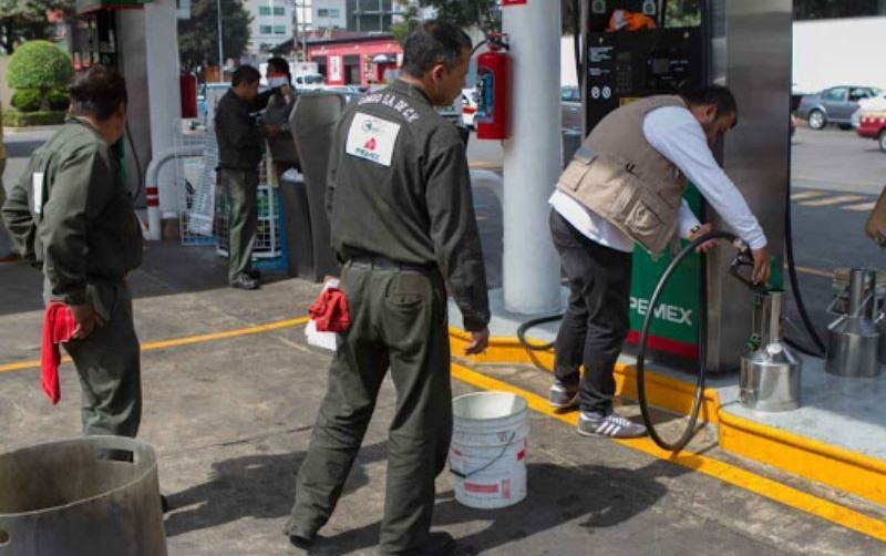 Verifica Profeco 16 gasolineras en operativos especiales en 13 estados.